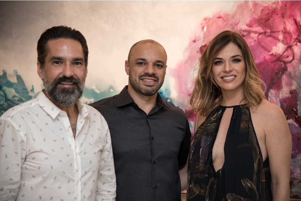 Daniel Cavalcanti inaugura exposição com muitos convidados – Portal ...