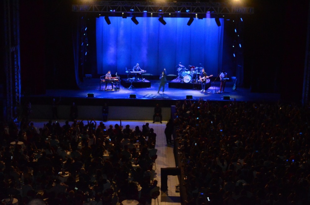 Djavan destacou carinho por Recife durante apresentação no Classic Hall ...