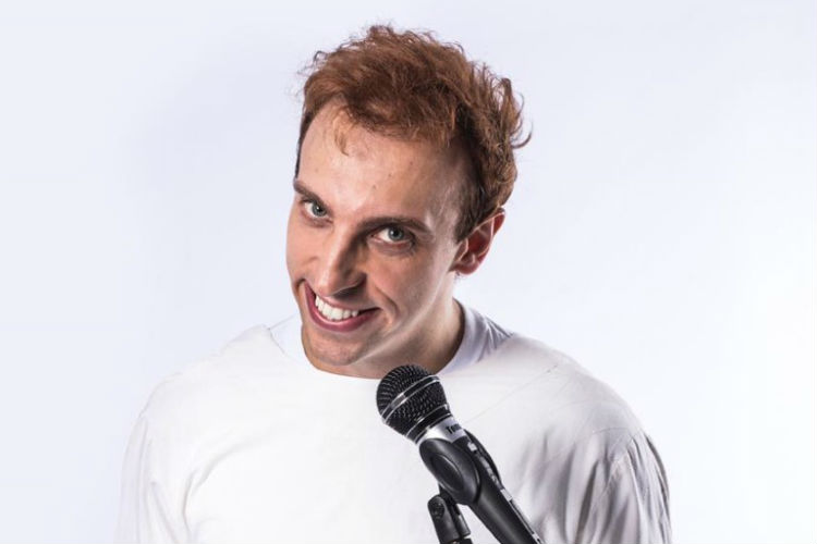 Léo Lins fará estreia de novo espetáculo no Teatro Guararapes – Portal ...